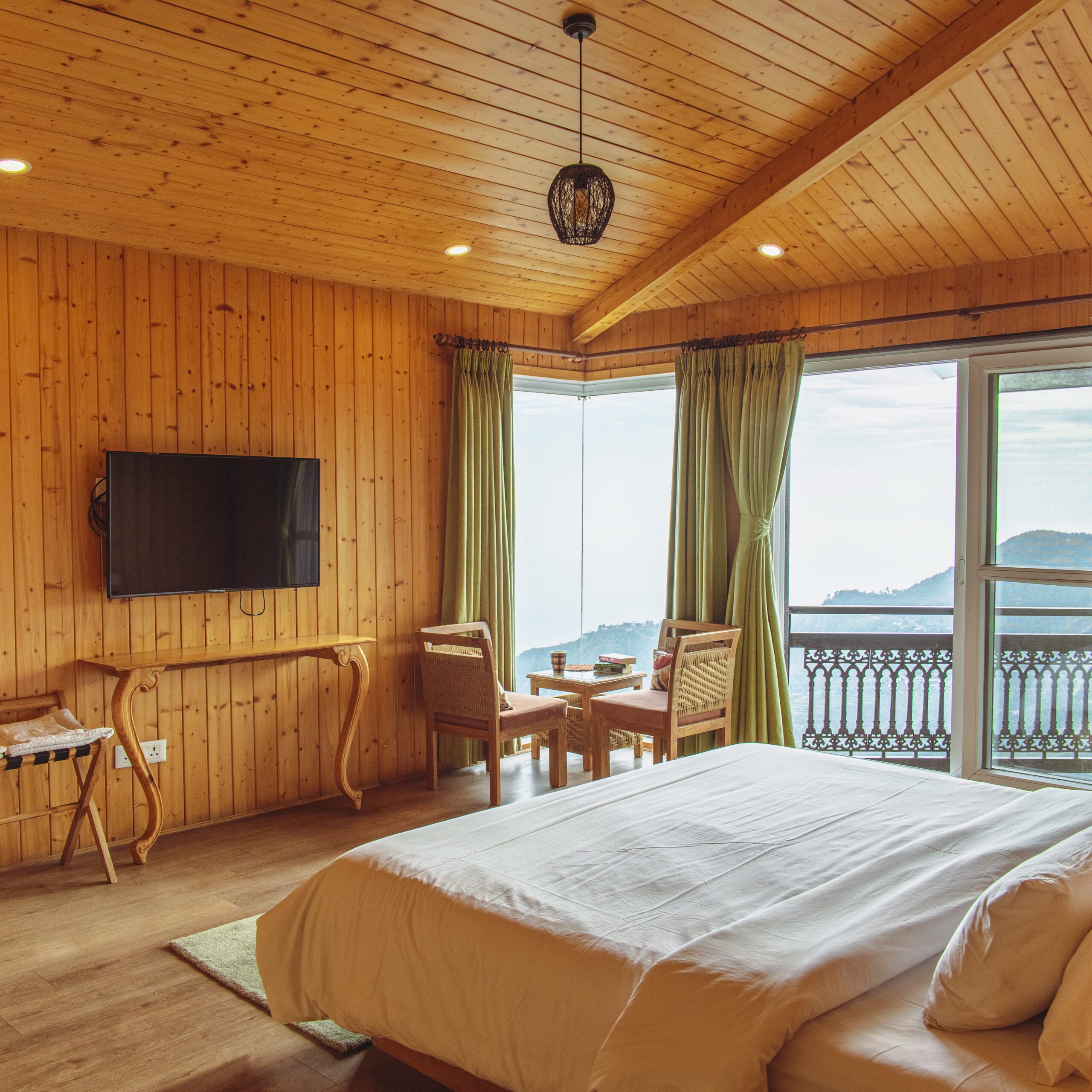 Family Suite in Mussoorie : Spacious Luxury Stay for Families